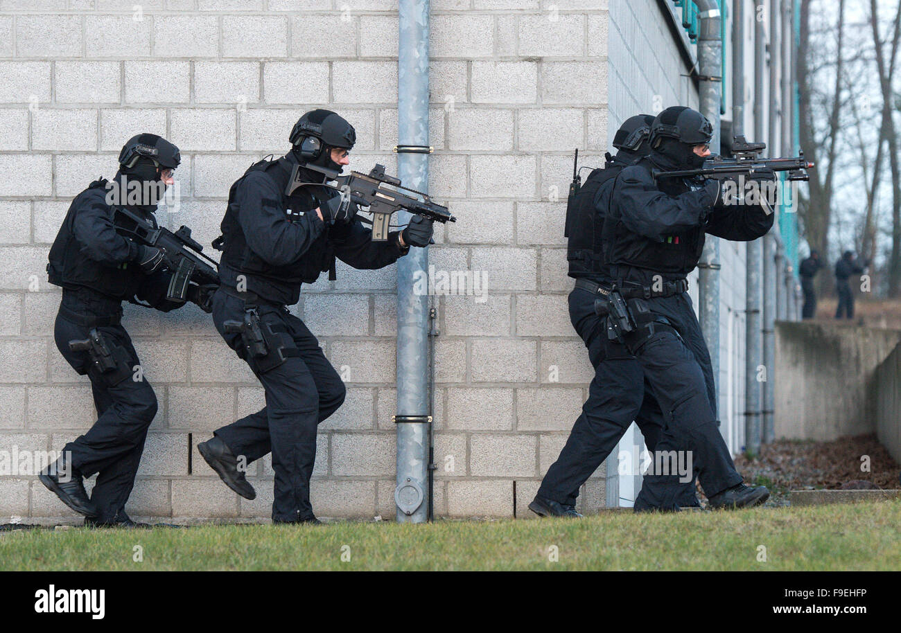 German special police unit gsg 9 Banque de photographies et d’images à ...