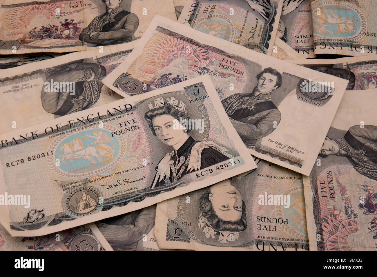 Bank notes Banque de photographies et d’images à haute résolution - Alamy