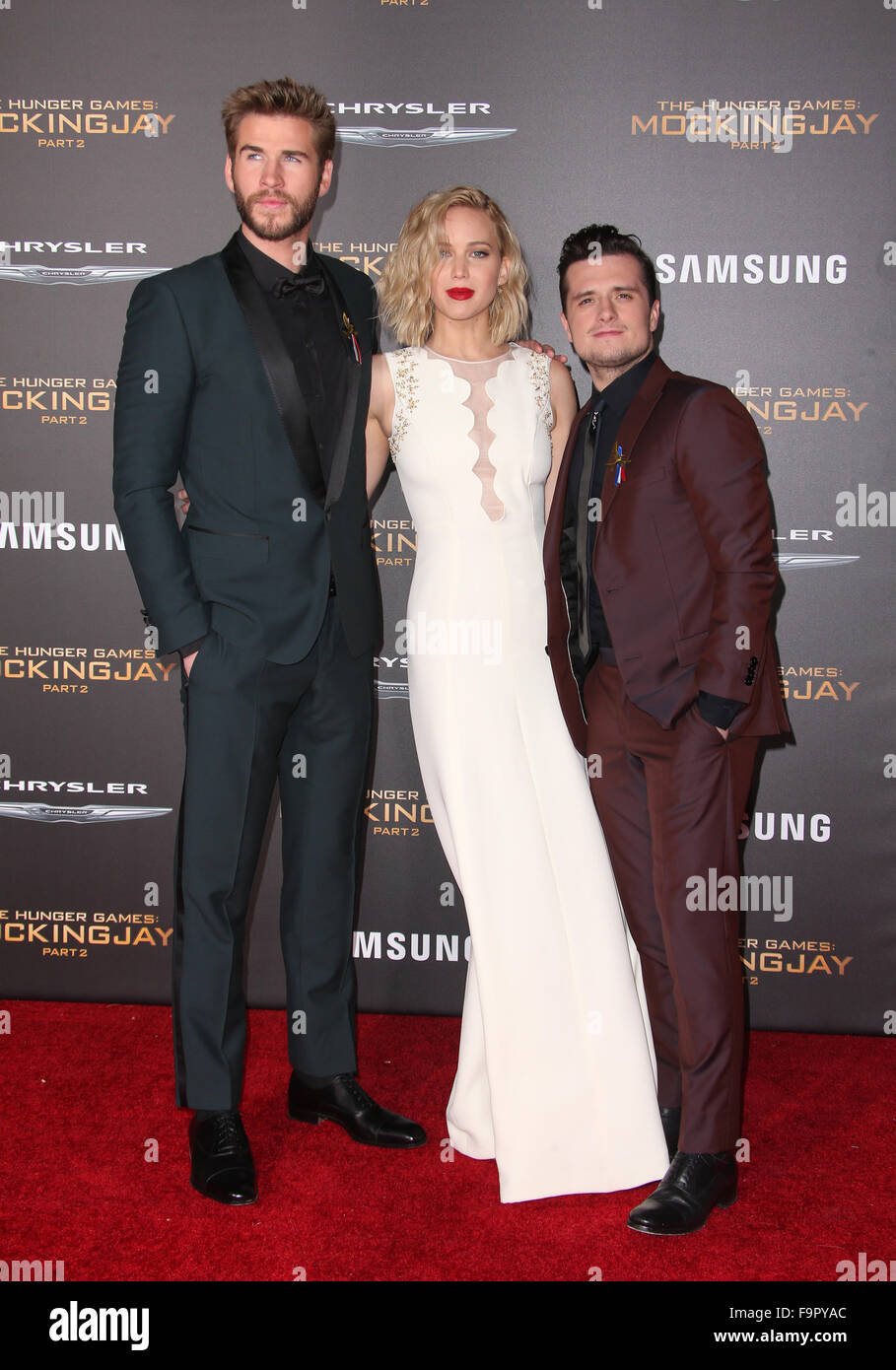 LA PREMIÈRE DE THE HUNGER GAMES : CLARAK - PARTIE 2 avec : Liam ...