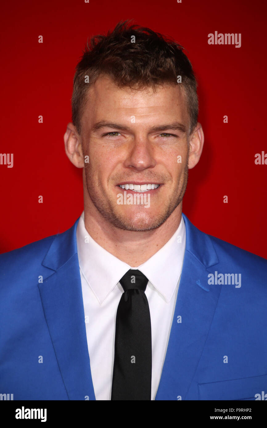 Alan ritchson the hunger games Banque de photographies et d’images à ...