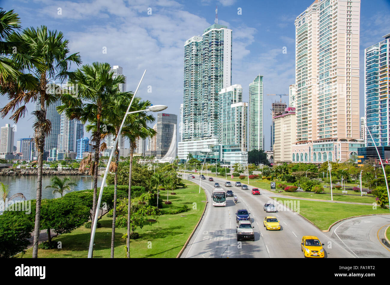 Panama City Skyline et Cinta Costera Parc, la ville de Panama, Amérique ...