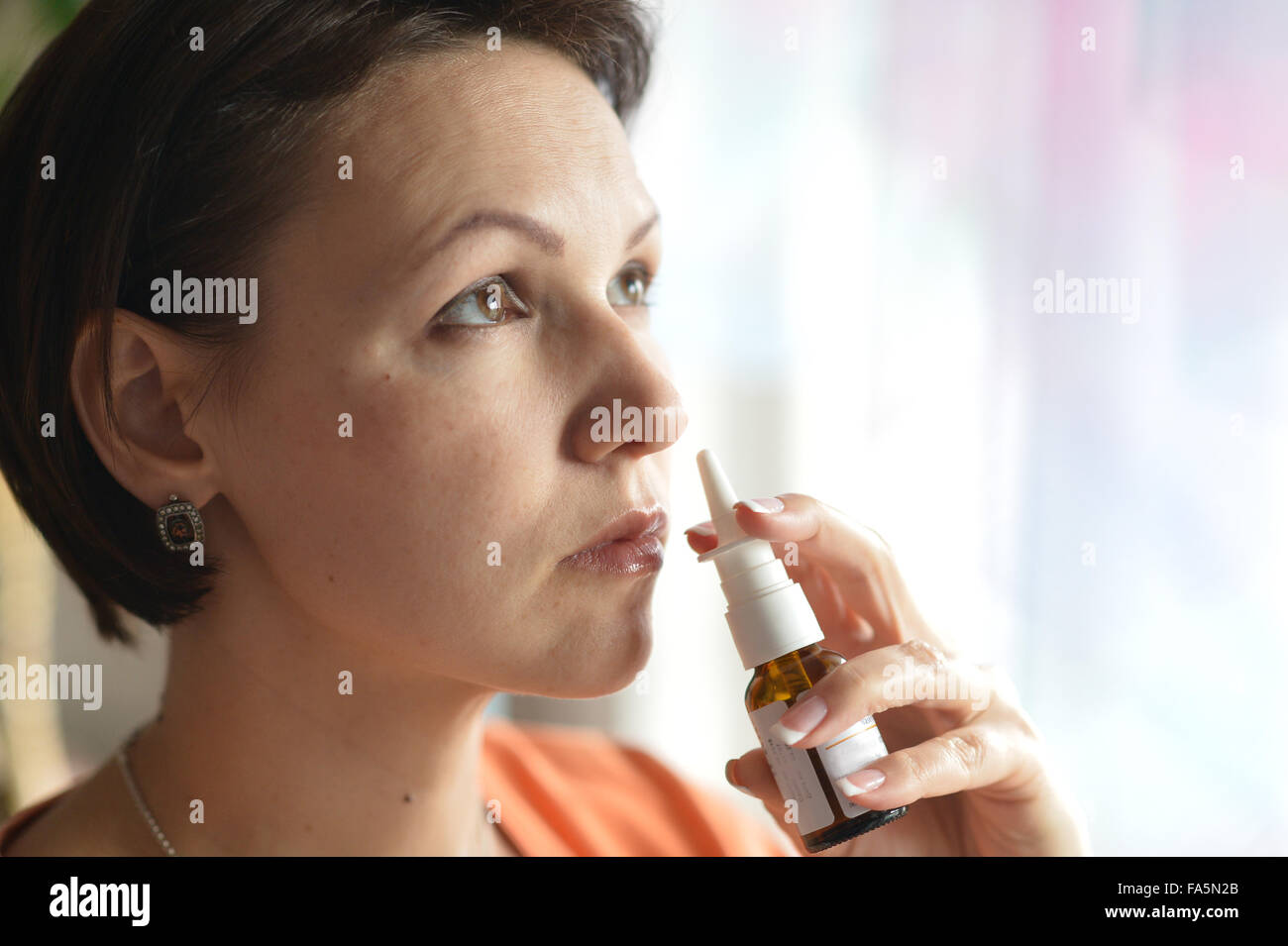 Nasal drops Banque de photographies et d’images à haute résolution - Alamy