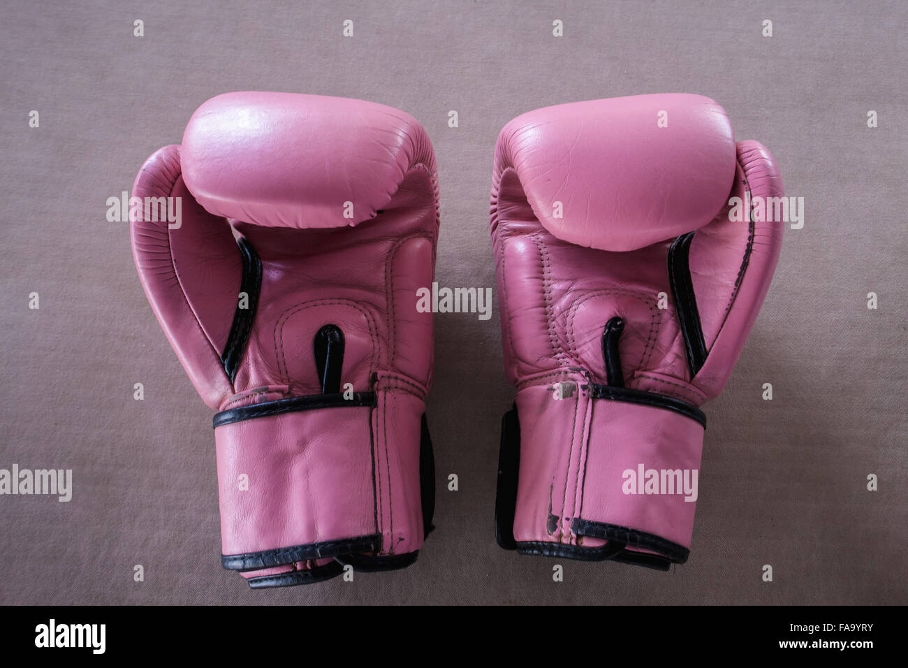 Gant rose Banque de photographies et d’images à haute résolution - Alamy