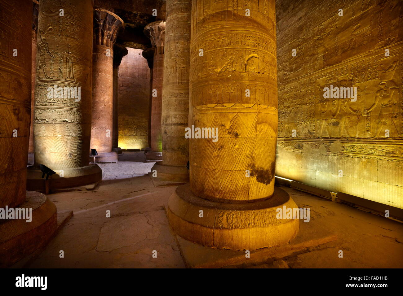 Edfu pillar egypt horus temple Banque de photographies et d’images à ...
