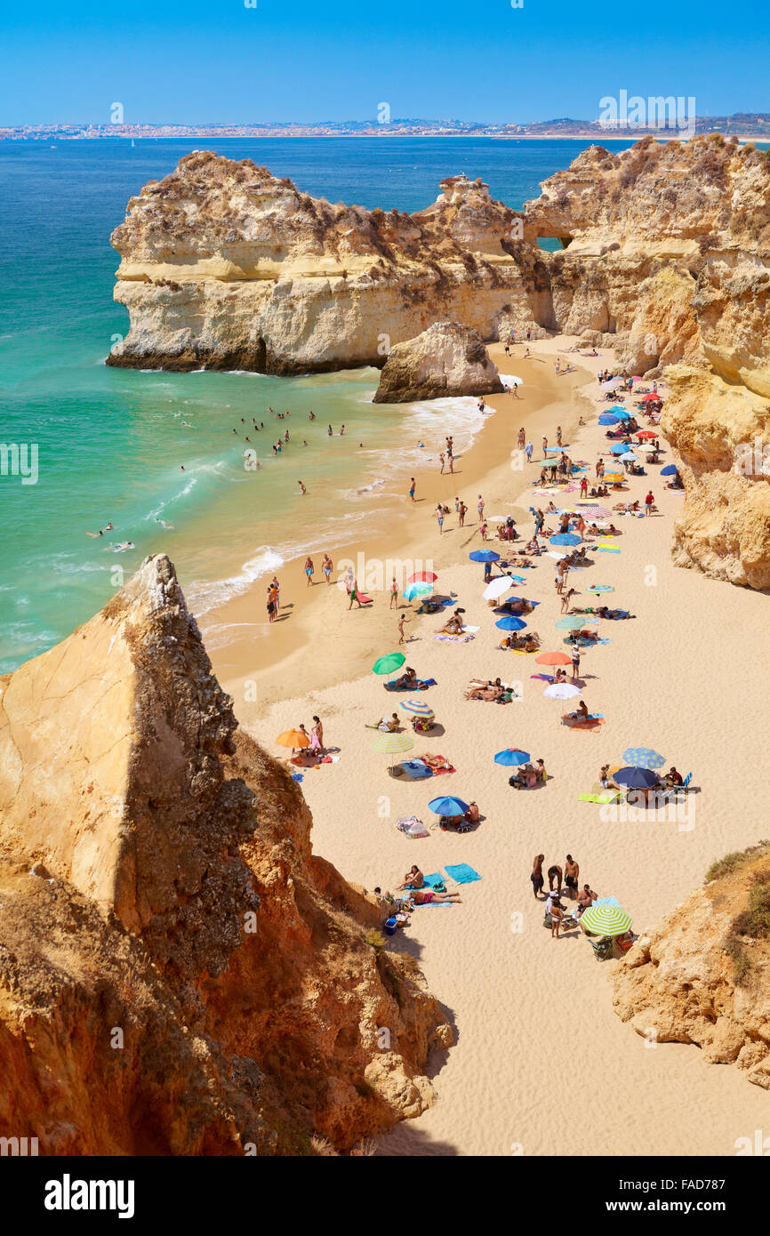Rochers de la plage algarve Banque de photographies et d’images à haute ...