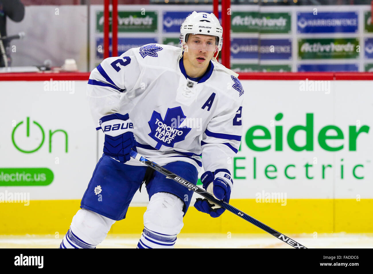 Le défenseur des Maple Leafs de Toronto Matt Hunwick (2) au cours de la ...