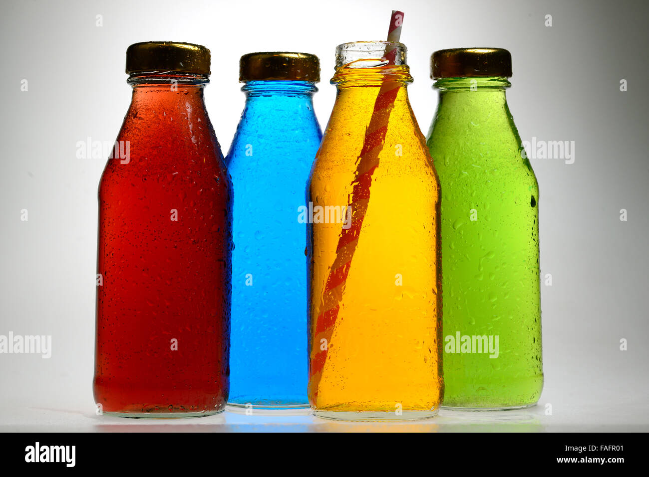 Bouteilles de jus Banque de photographies et d’images à haute ...