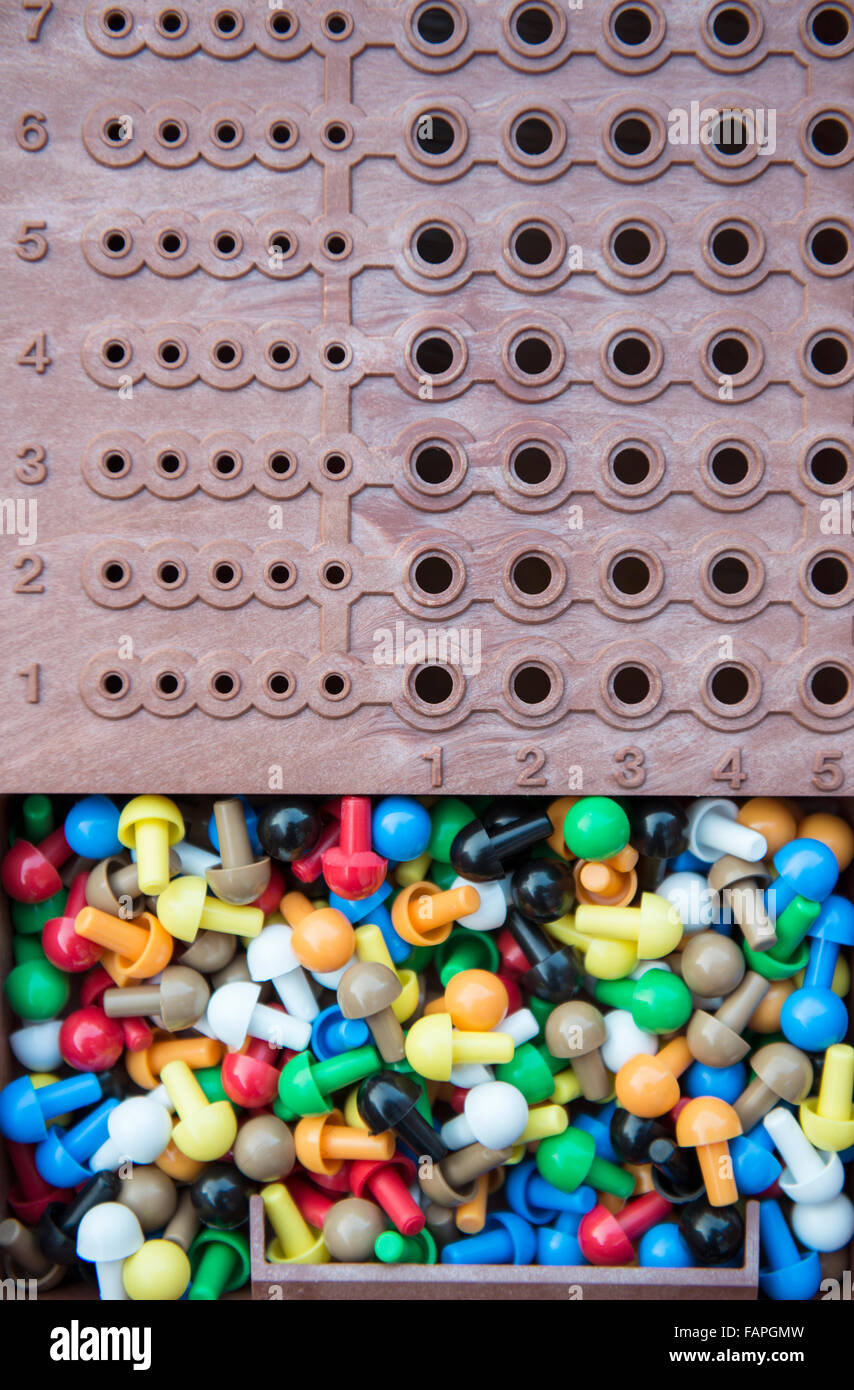 Portrait d'un original des années 1970 jeu Mastermind Photo Stock - Alamy