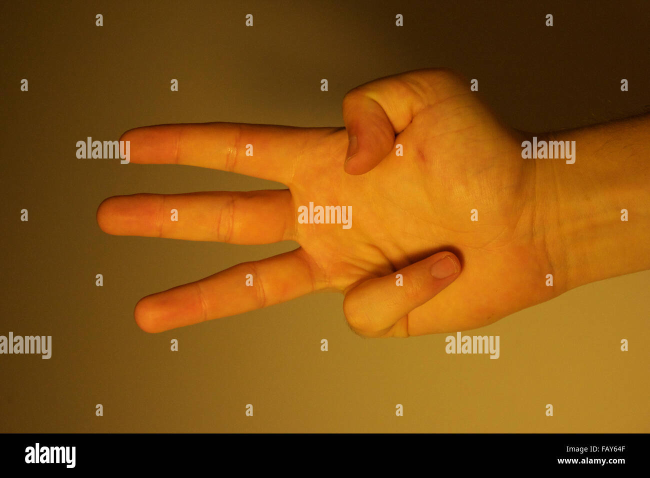 Geste de la main compte doigt trois signe Banque de photographies et d ...