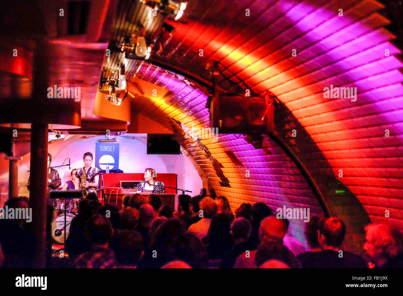 Paris jazz club sunset sunside Banque de photographies et d’images à haute résolution - Alamy