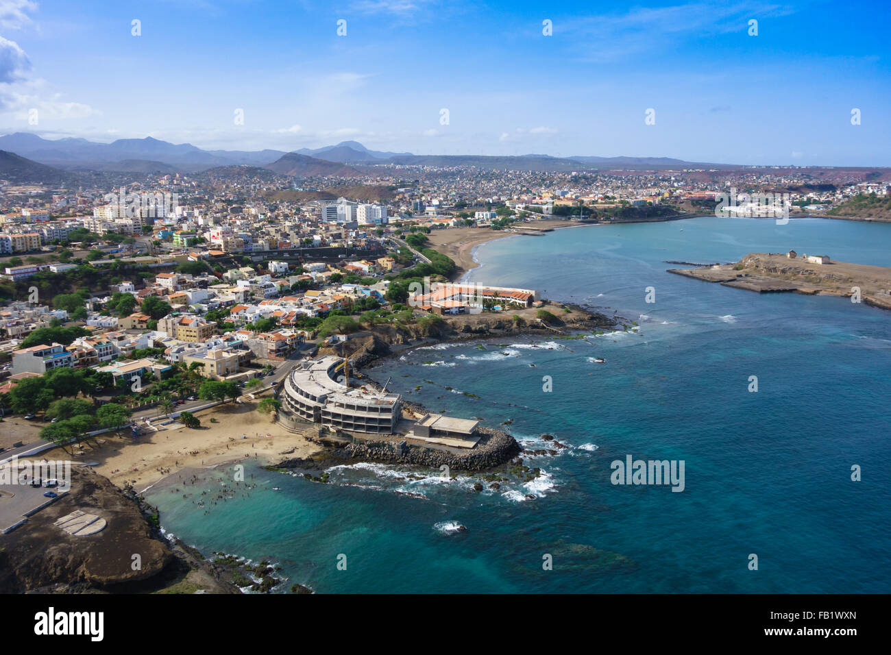 Vue aérienne de la ville de Praia à Santiago - capitale du Cap-Vert ...