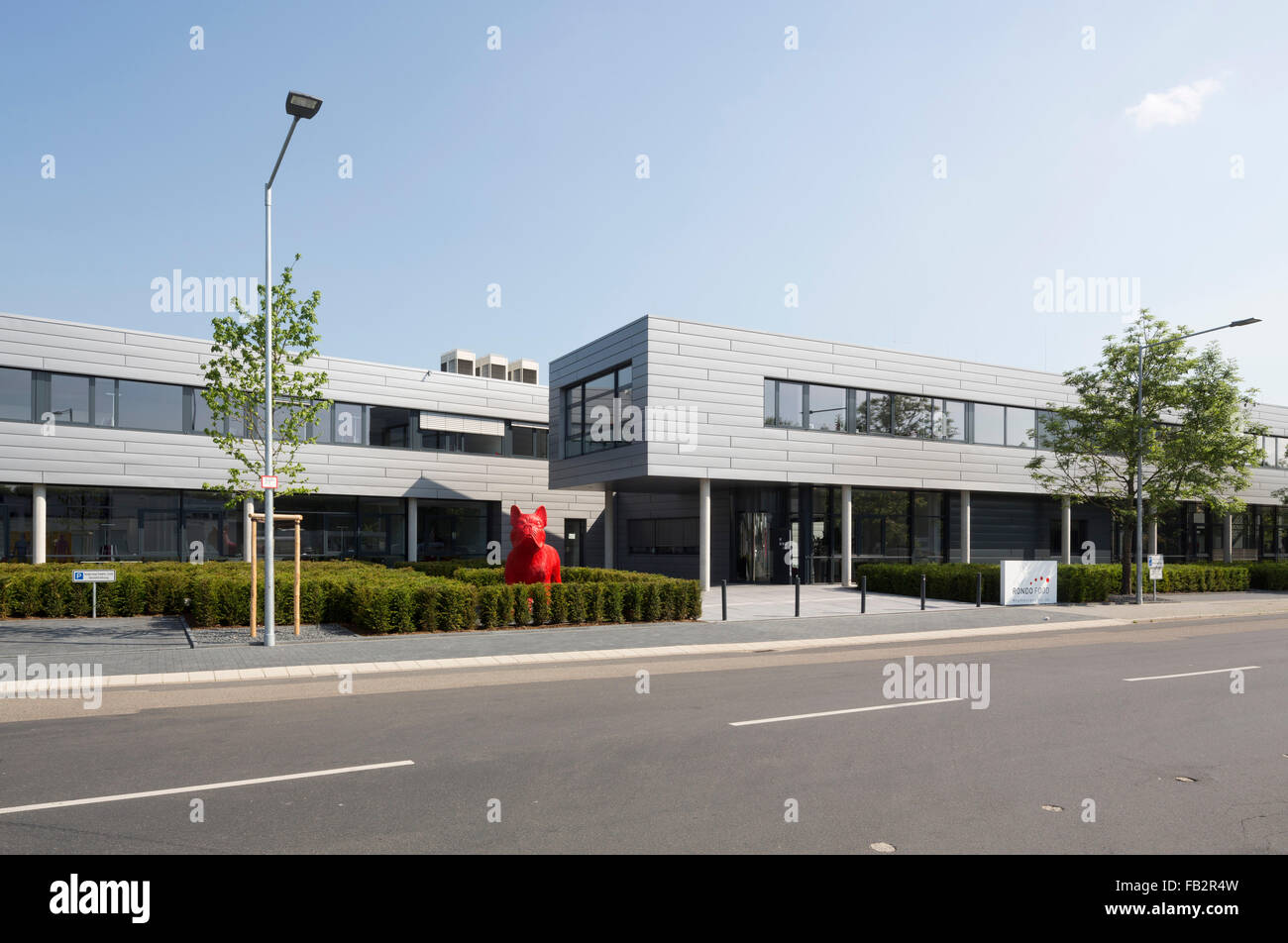 Krefeld verwaltungsgebäude der rondo food Banque de photographies et d ...