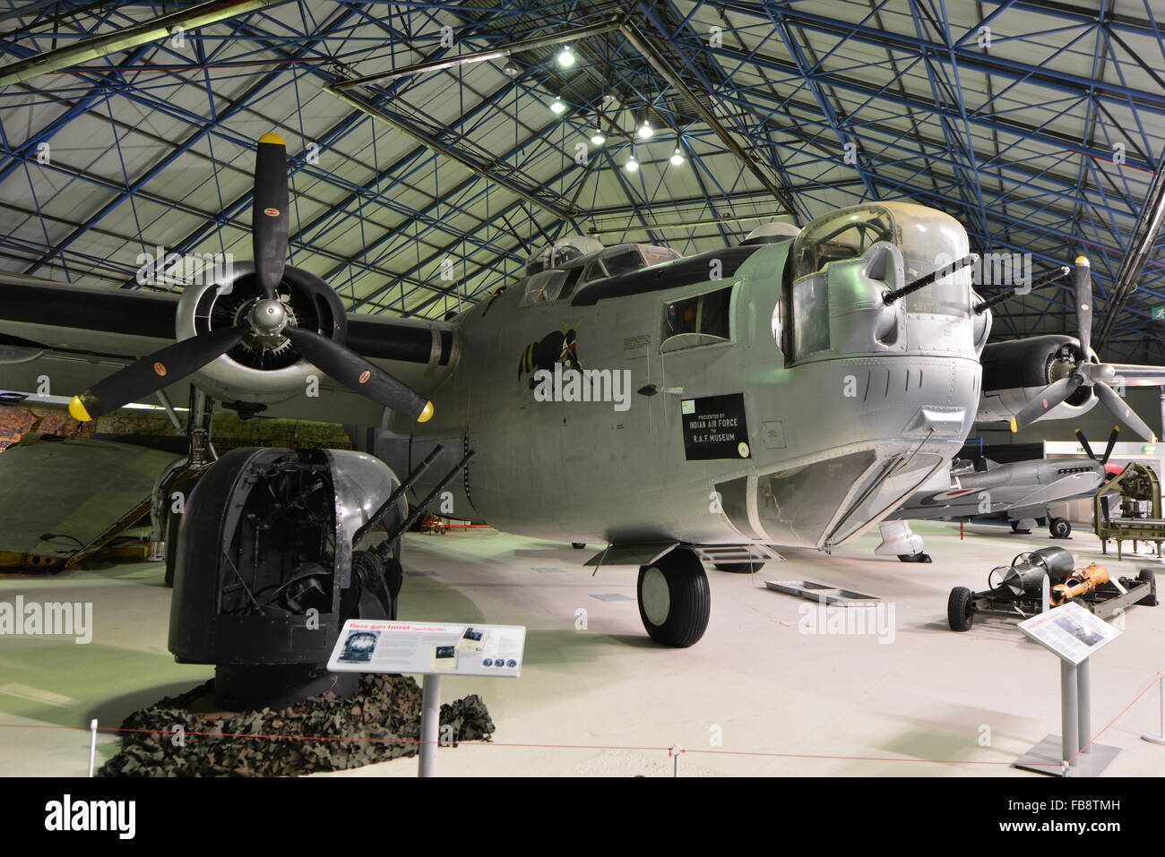 B 24 liberator Banque de photographies et d’images à haute résolution ...