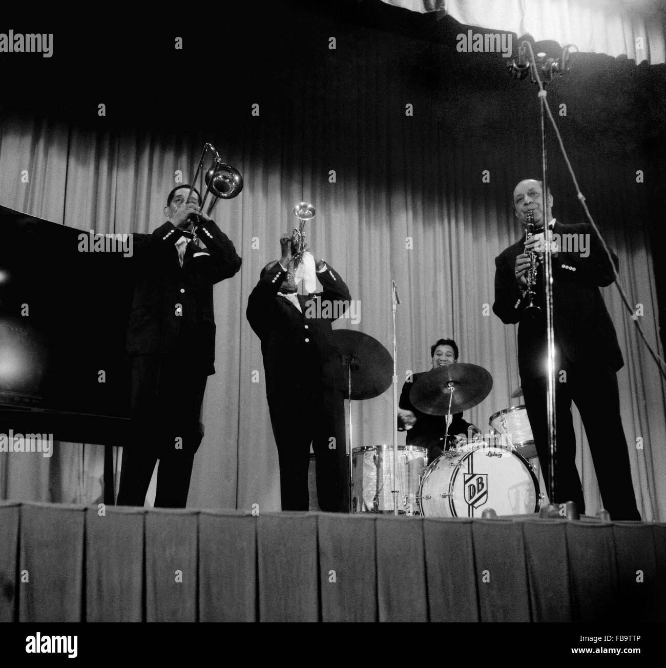 Louis Armstrong , Trummy YOUNG, Barney BIGARD - - Louis Armstrong ...