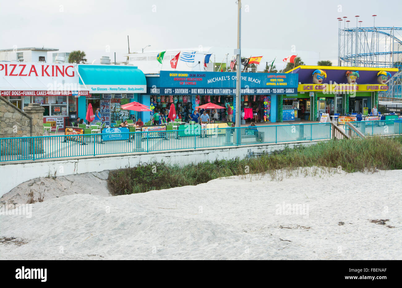 Daytona Beach Floride célèbre promenade avec magasins restaurants et ...