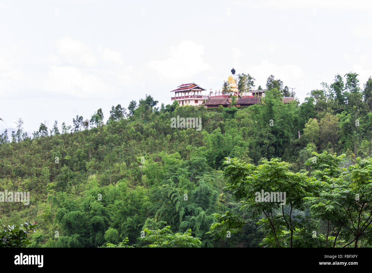 Assis sur la statue Banque de photographies et d’images à haute ...