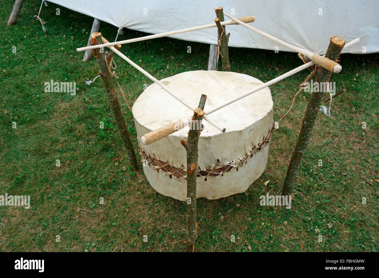 Mi'kmaq drum Banque de photographies et d’images à haute résolution - Alamy