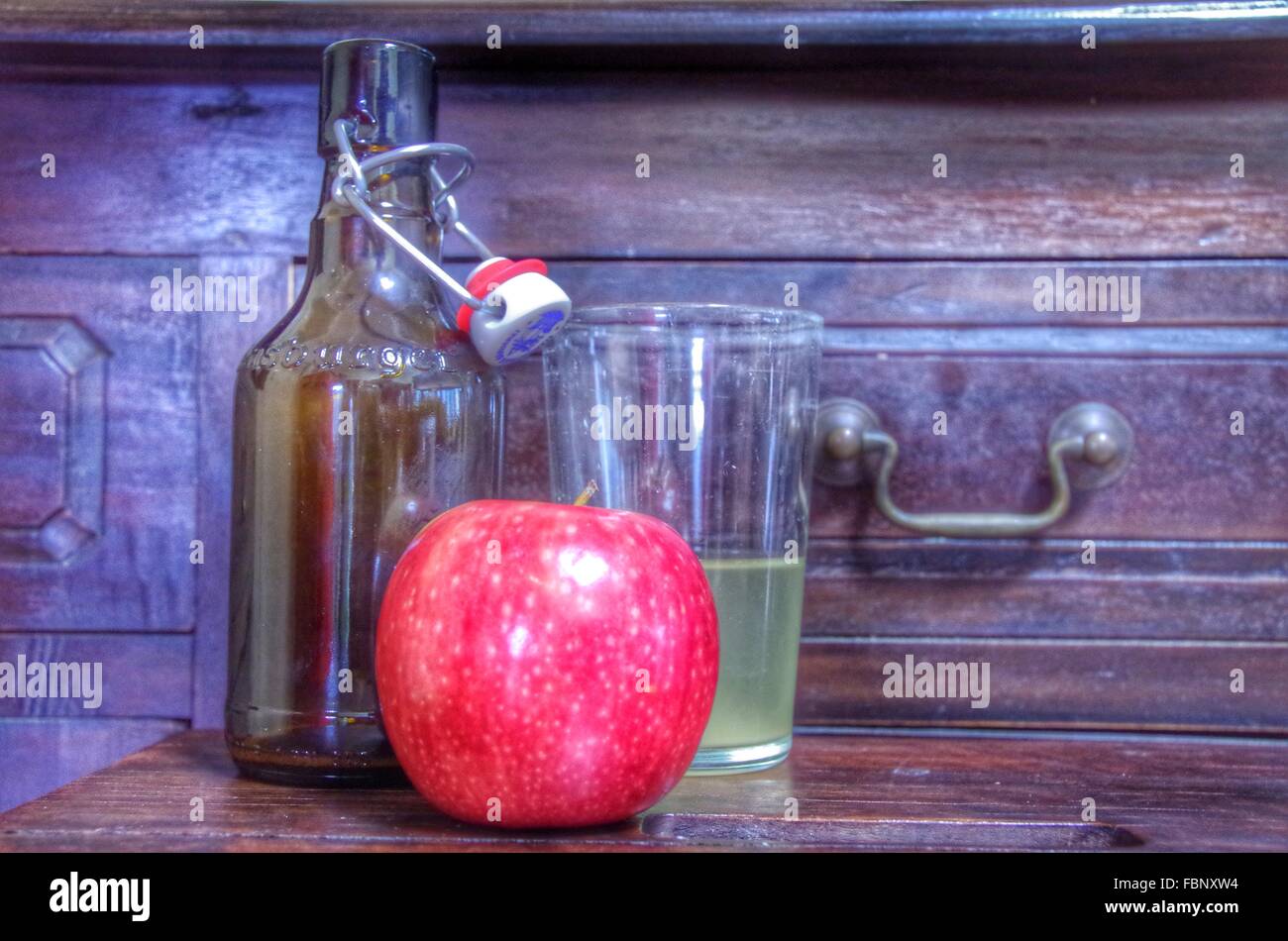 Cidre de bois de pomme Banque de photographies et d’images à haute ...