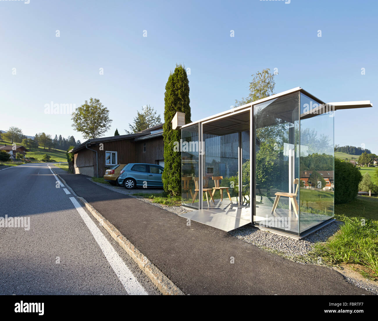 Perspective de l'abri bus avec contexte. Arrêt de bus à Zwing Zwing ...