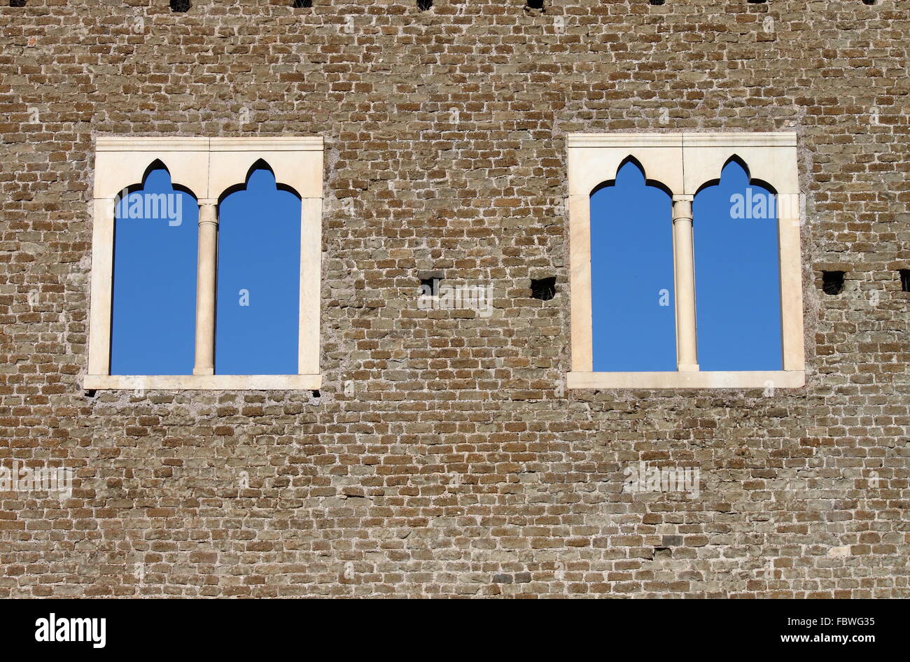 Double lancet windows Banque de photographies et d’images à haute ...