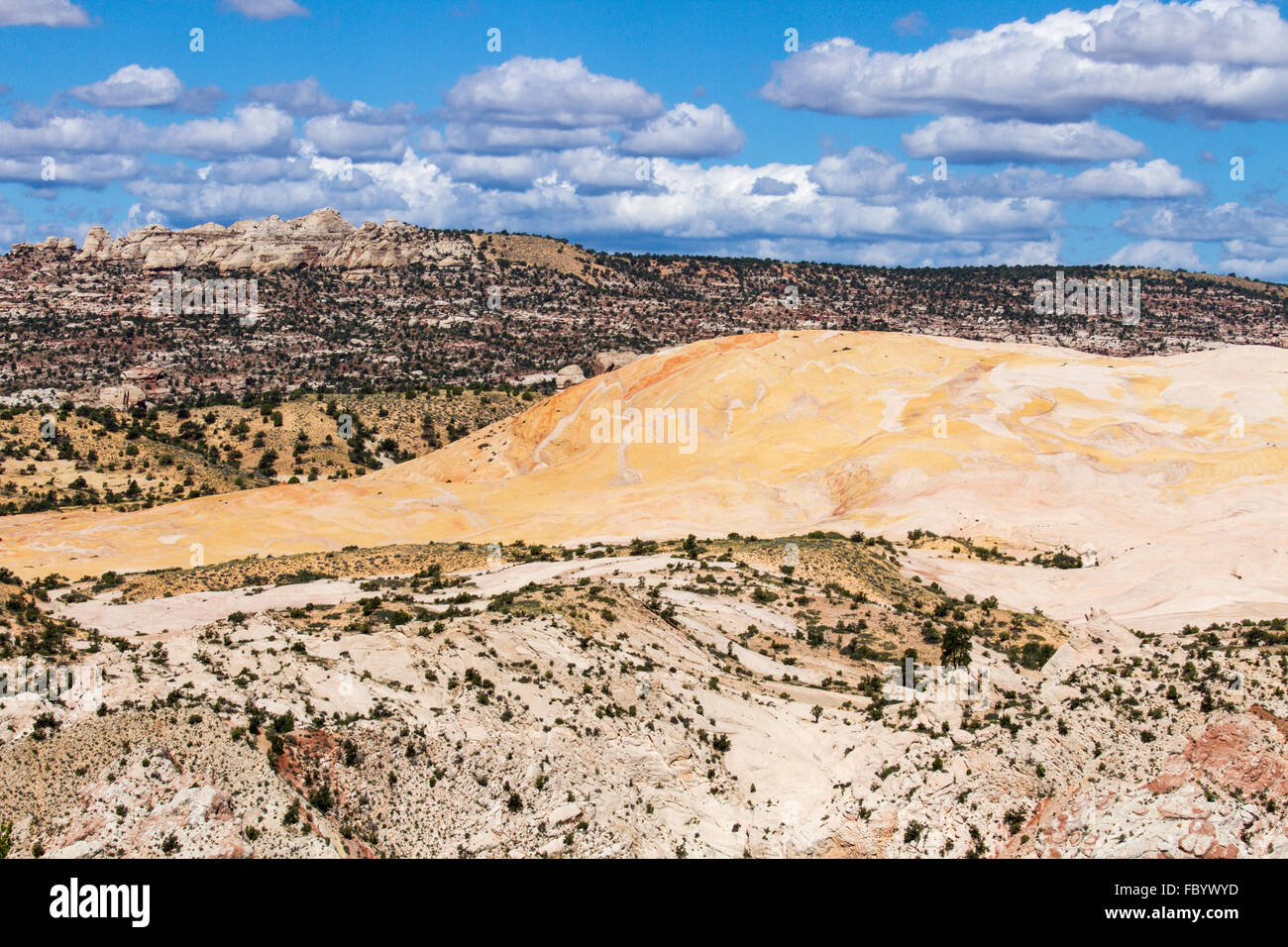 Roche jaune Banque de photographies et d’images à haute résolution - Alamy