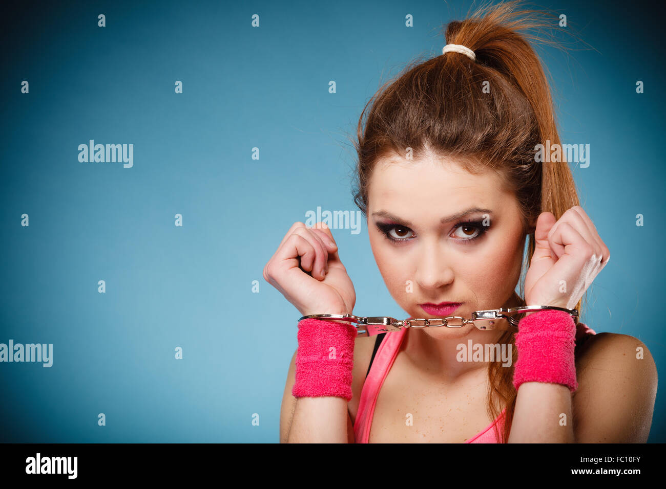Police Woman Handcuffed Girl Banque De Photographies Et Dimages à