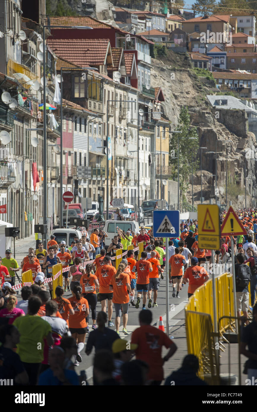 Porto marathon Banque de photographies et d’images à haute résolution ...
