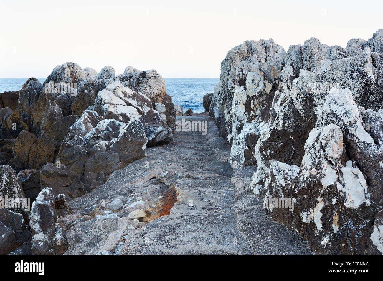 Rochers de la mer Banque de photographies et d’images à haute ...