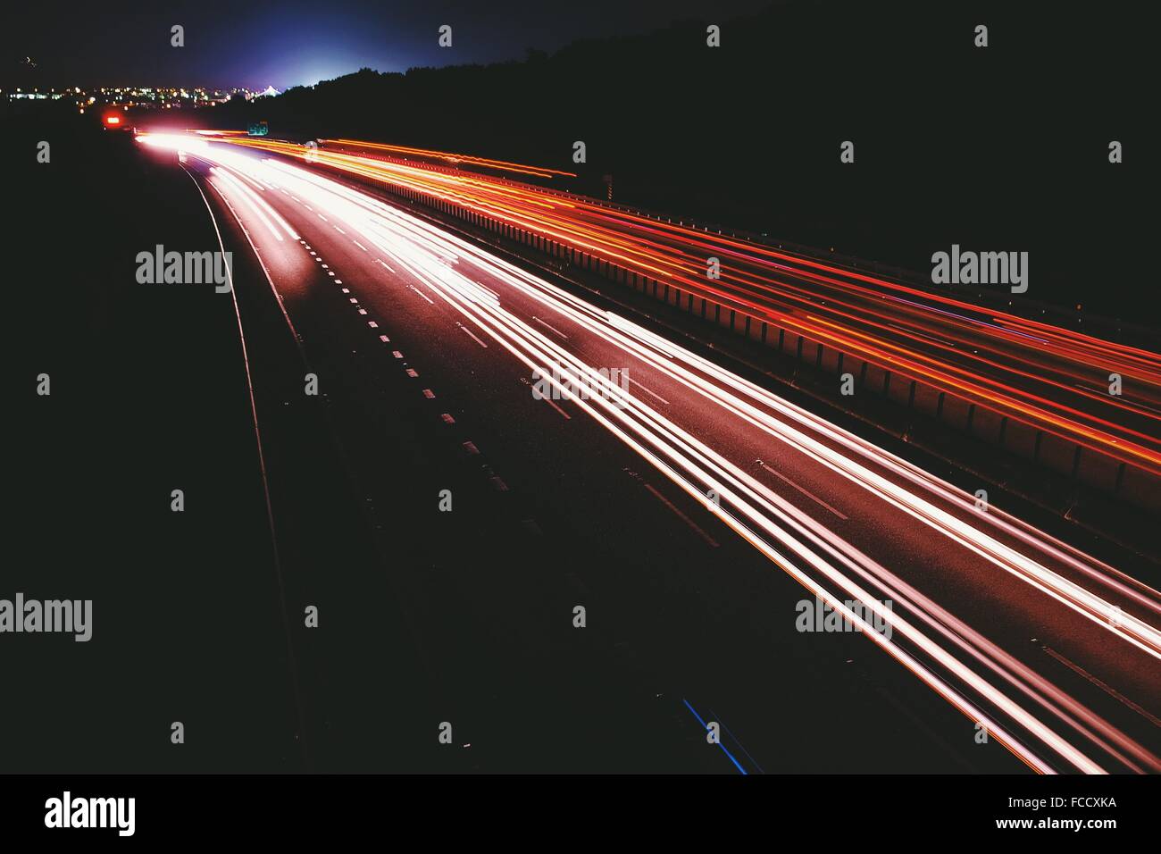Route Urbaine De Nuit Banque d'image et photos - Alamy