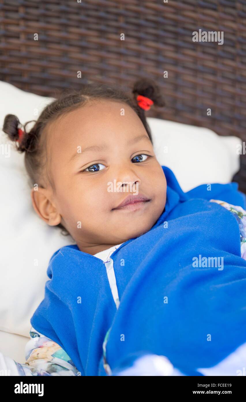 Jeune Fille Marocaine Souriante Banque d'image et photos - Alamy