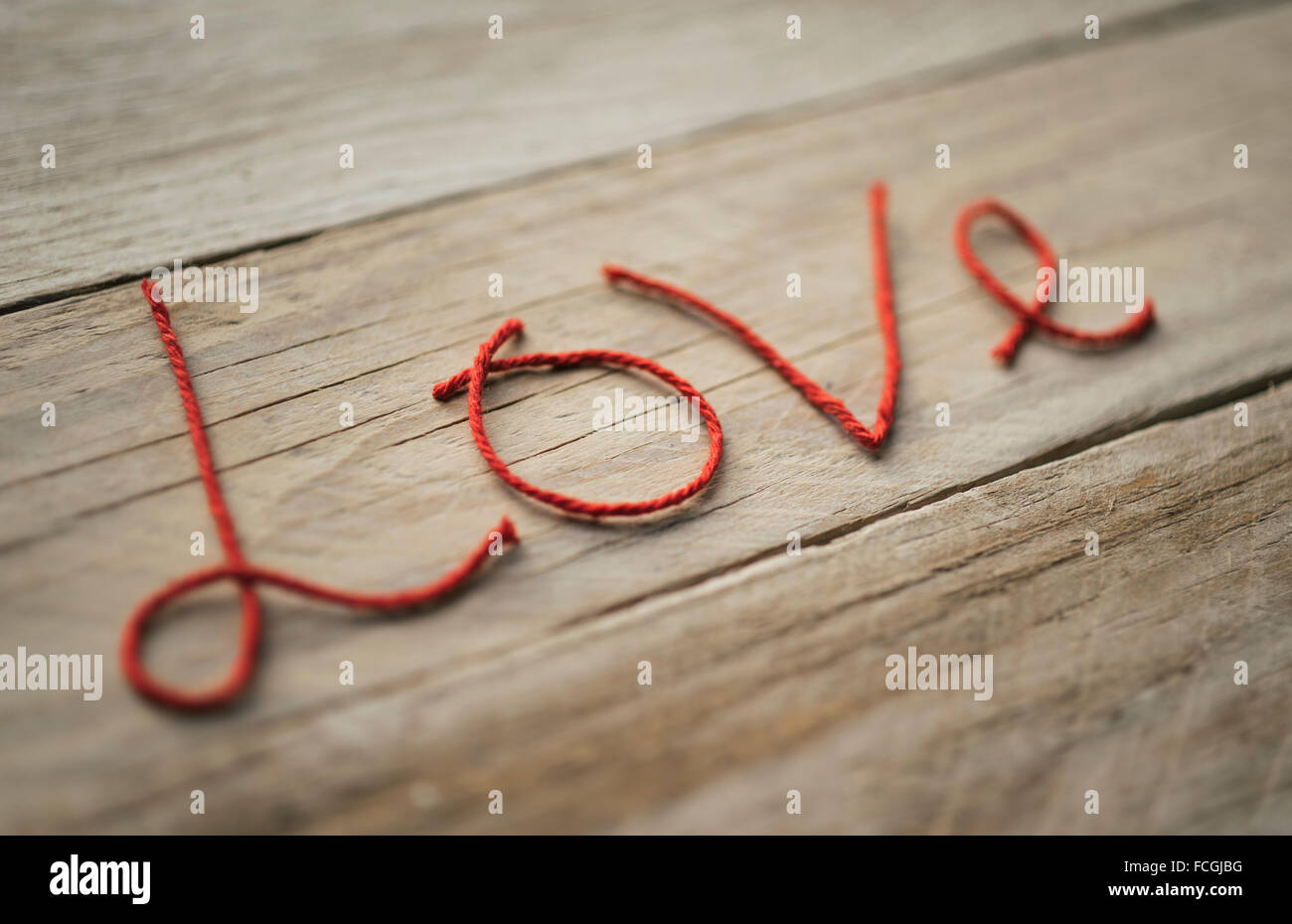 Fils rouges Banque de photographies et d’images à haute résolution - Alamy