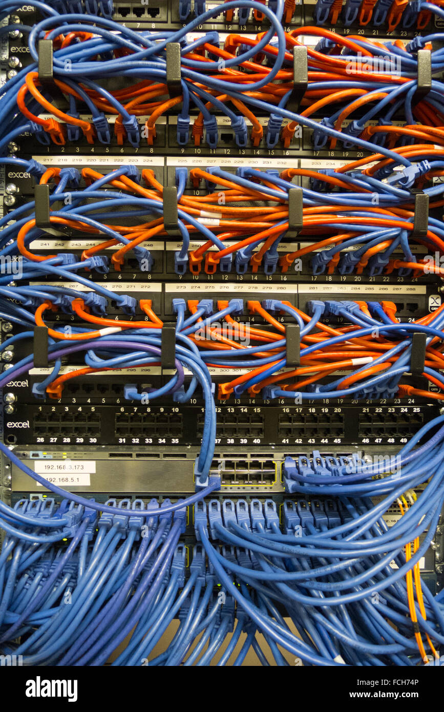 Cable spaghetti Banque de photographies et d’images à haute résolution ...