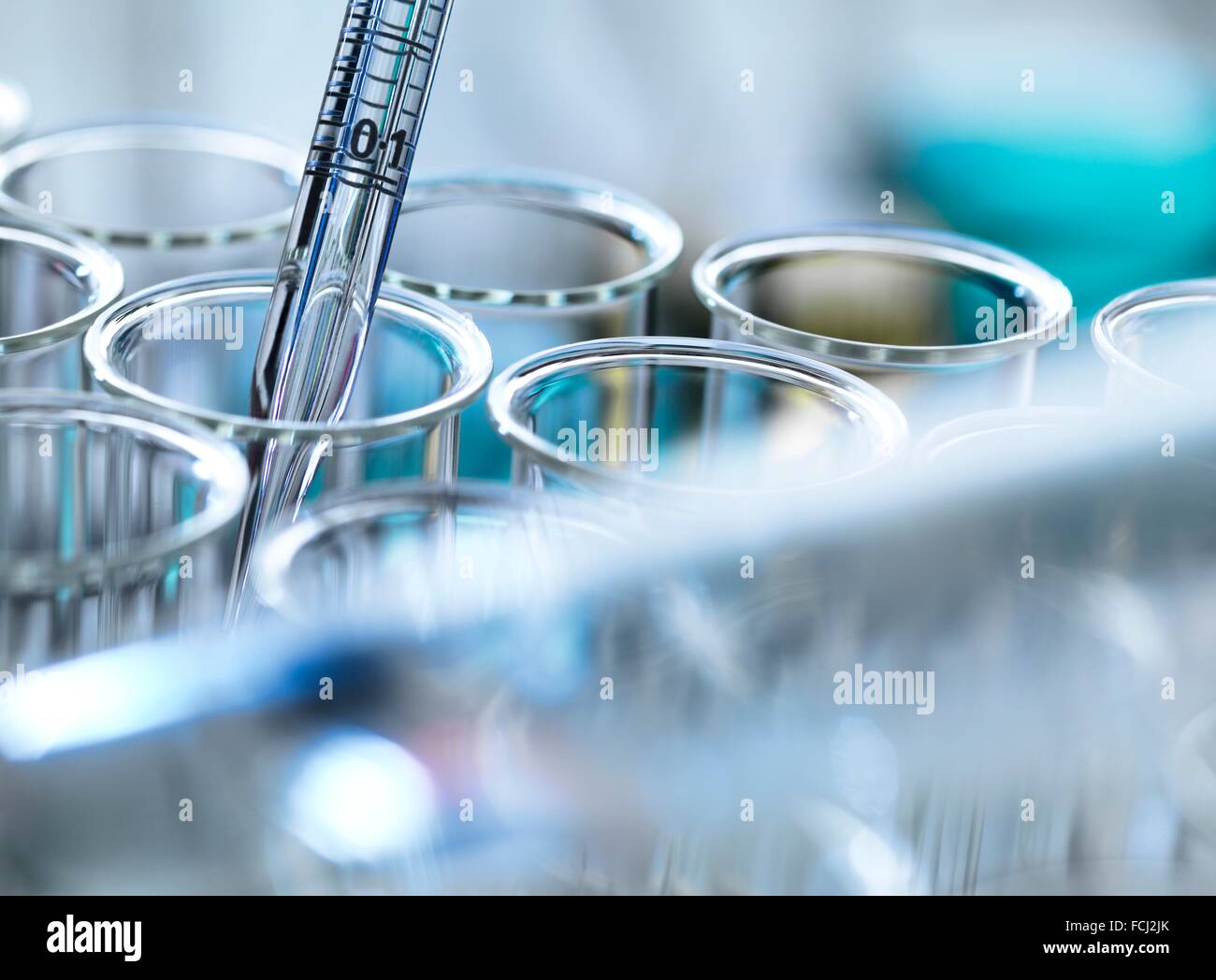 Pipette jaugée Banque de photographies et d’images à haute résolution ...