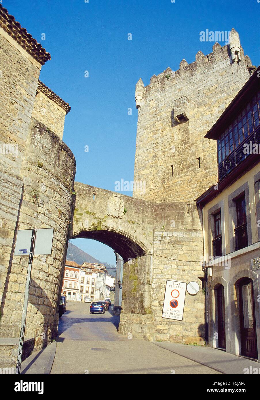 Castle salas asturias spain Banque de photographies et d’images à haute ...