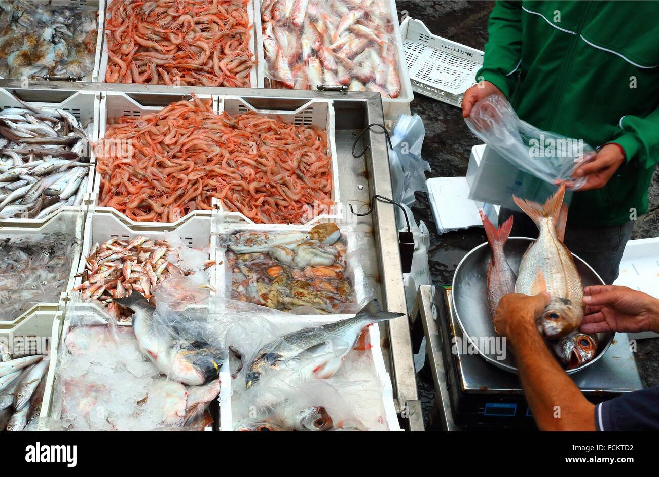 Piazza carlo alberto market Banque de photographies et d’images à haute ...