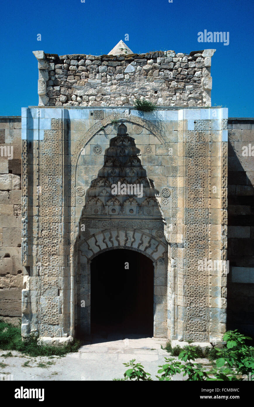 Entrée monumentale principale au Sultan Han Seluk (1229) Caravansérail ...
