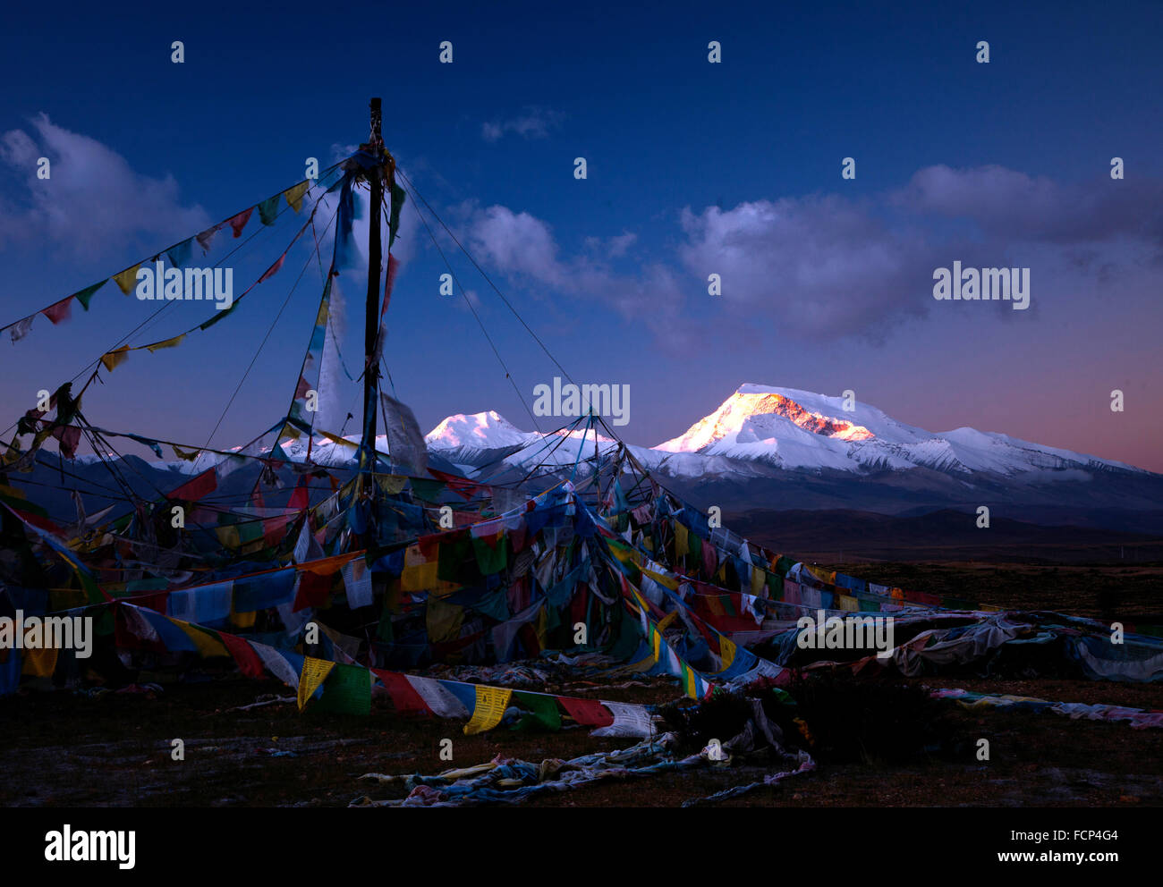 Gurla mandhata Banque de photographies et d’images à haute résolution ...