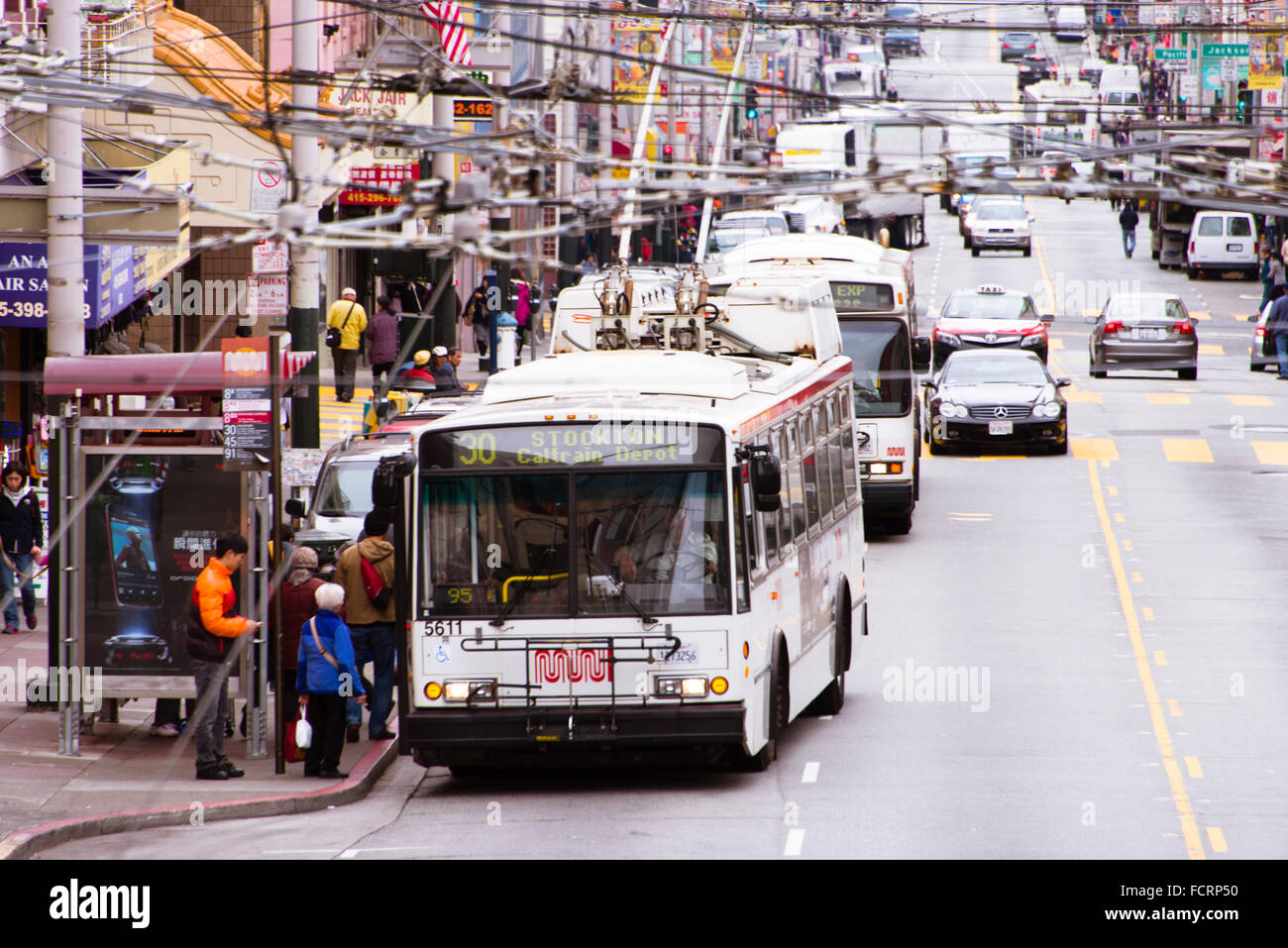 Bus chinatown Banque de photographies et d’images à haute résolution - Alamy