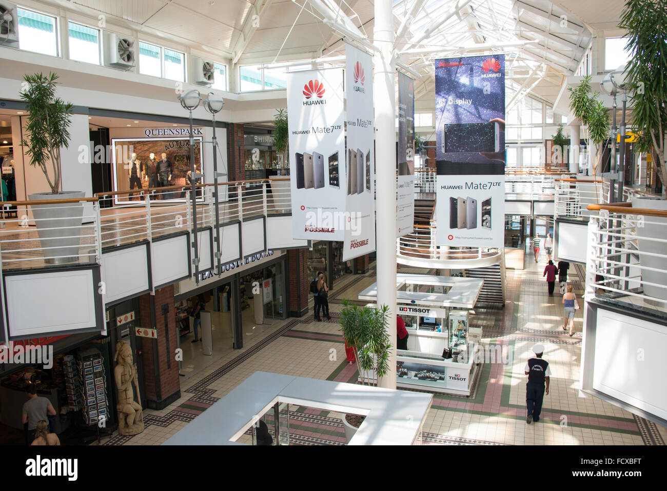 Centre commercial riverain Banque de photographies et d’images à haute ...
