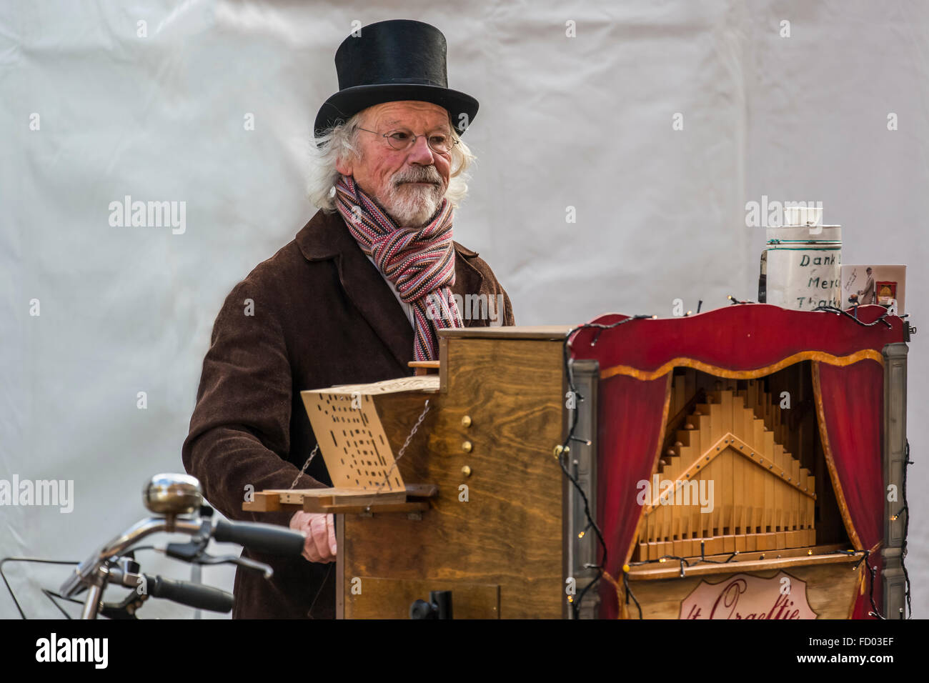 Musicien de rue Banque de photographies et d’images à haute résolution ...