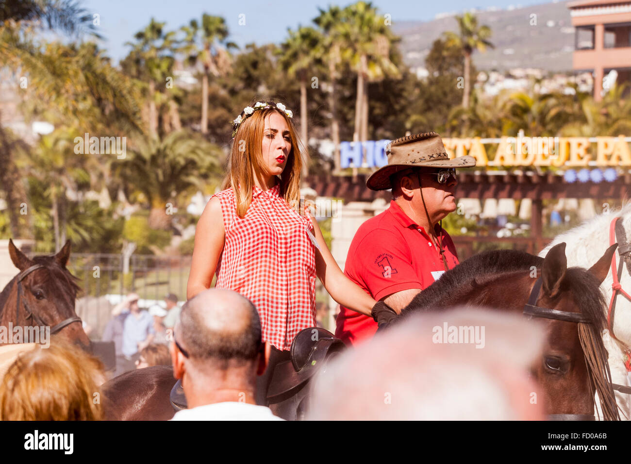 Cavalière a cheval Banque de photographies et d’images à haute ...