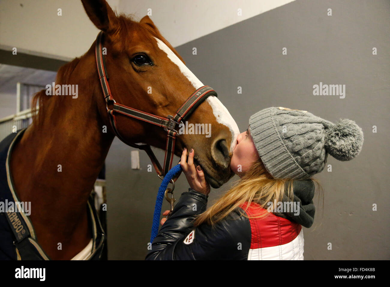 Femme avec son cheval Banque de photographies et d’images à haute ...