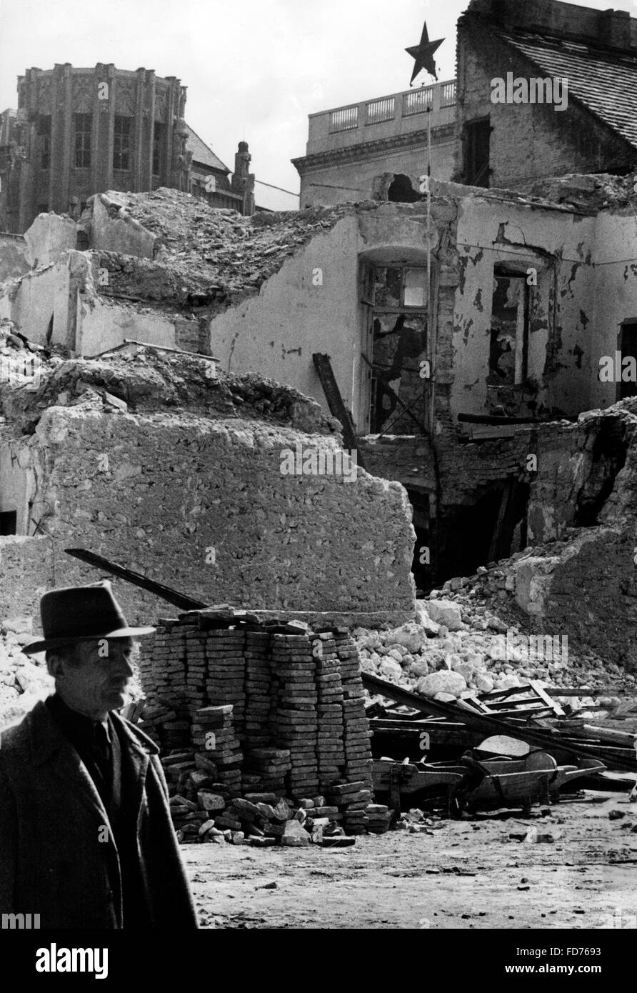 Soviet army 1945 Banque de photographies et d’images à haute résolution ...