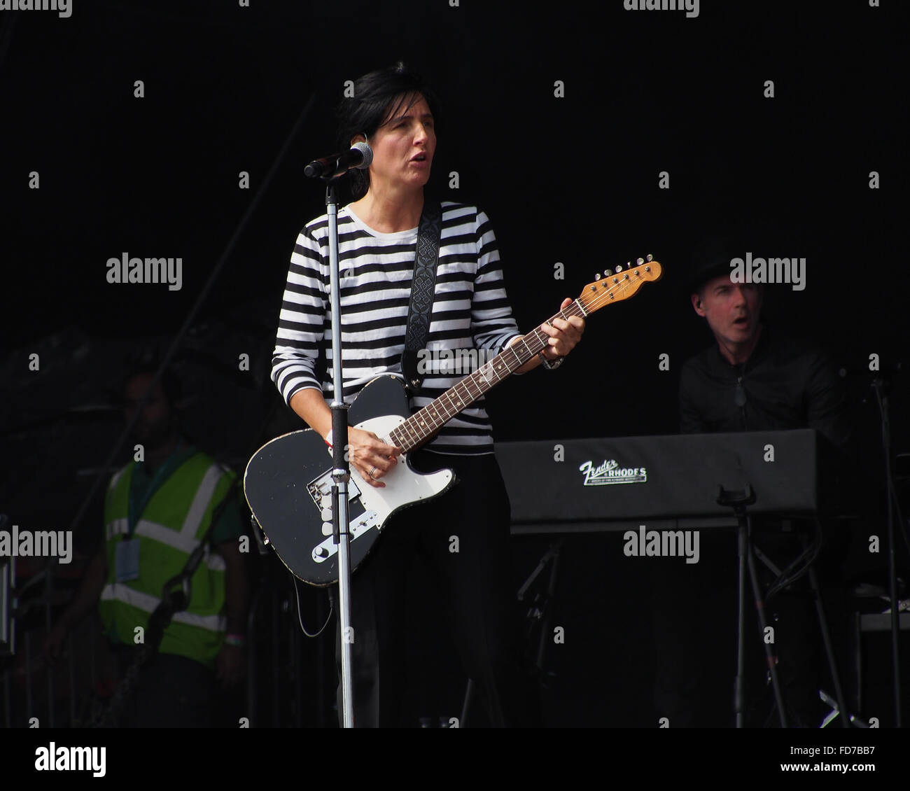 Sharleen Spiteri, chanteuse du groupe de rock le Texas, joue sur la ...