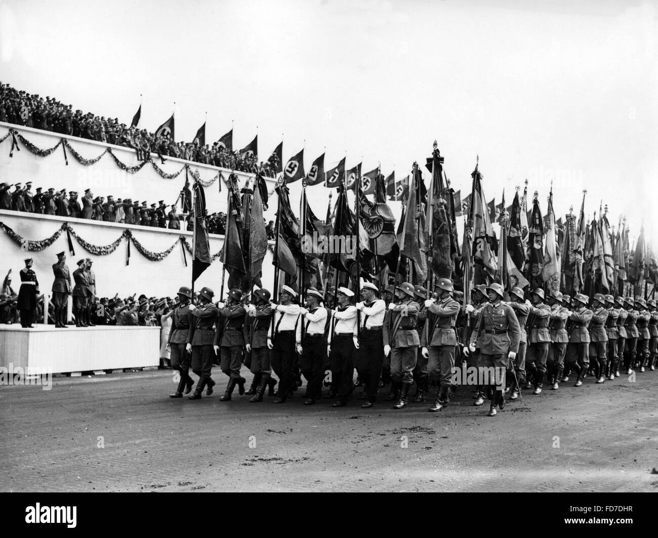 Nuremberg zeppelin field Banque d'images noir et blanc - Page 2 - Alamy