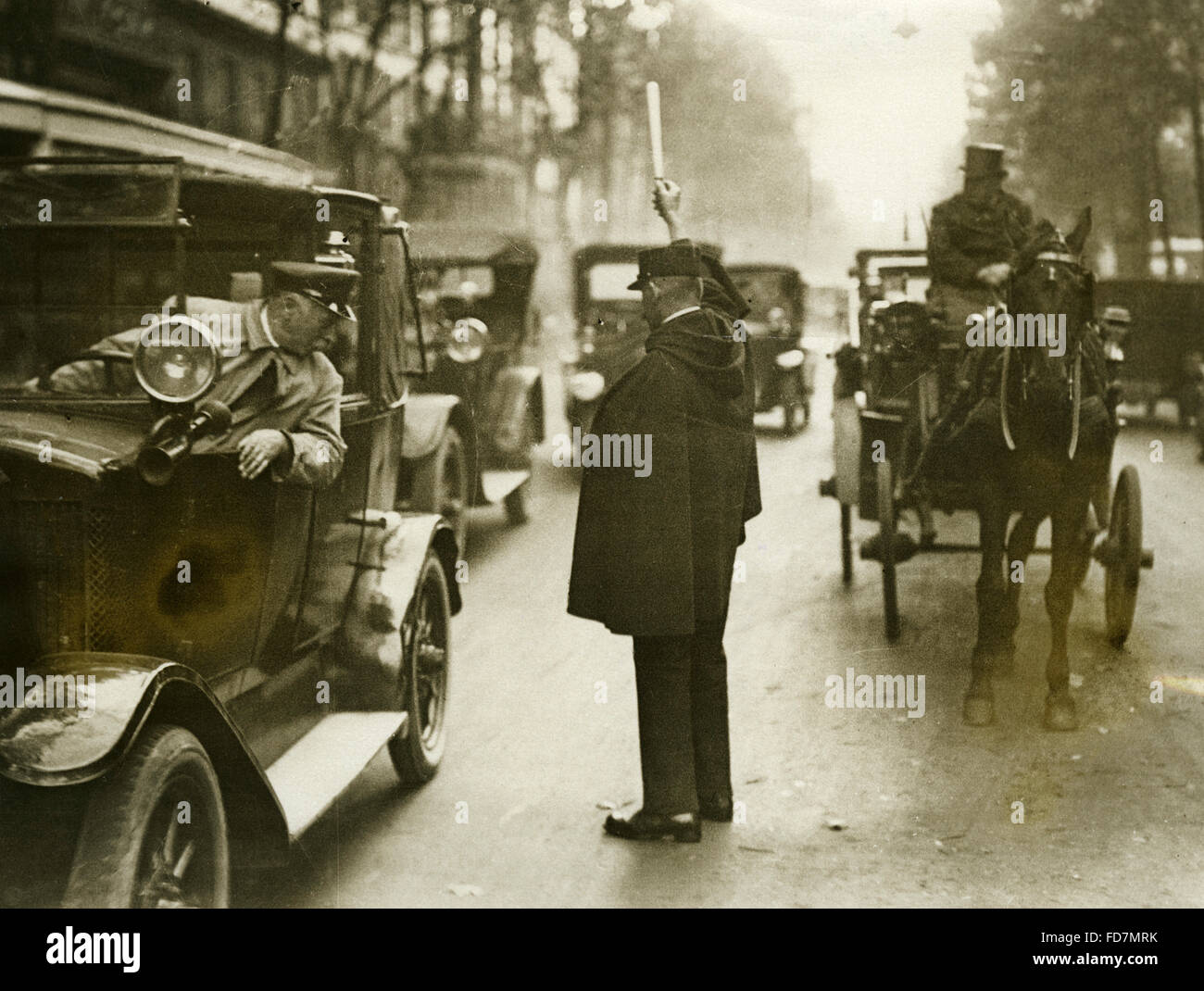Paris des années 1930 Banque de photographies et d’images à haute ...