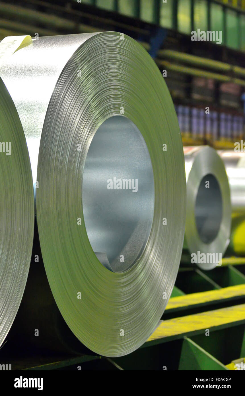 La bobine d'acier galvanisé dans l'usine sidérurgique Photo Stock - Alamy