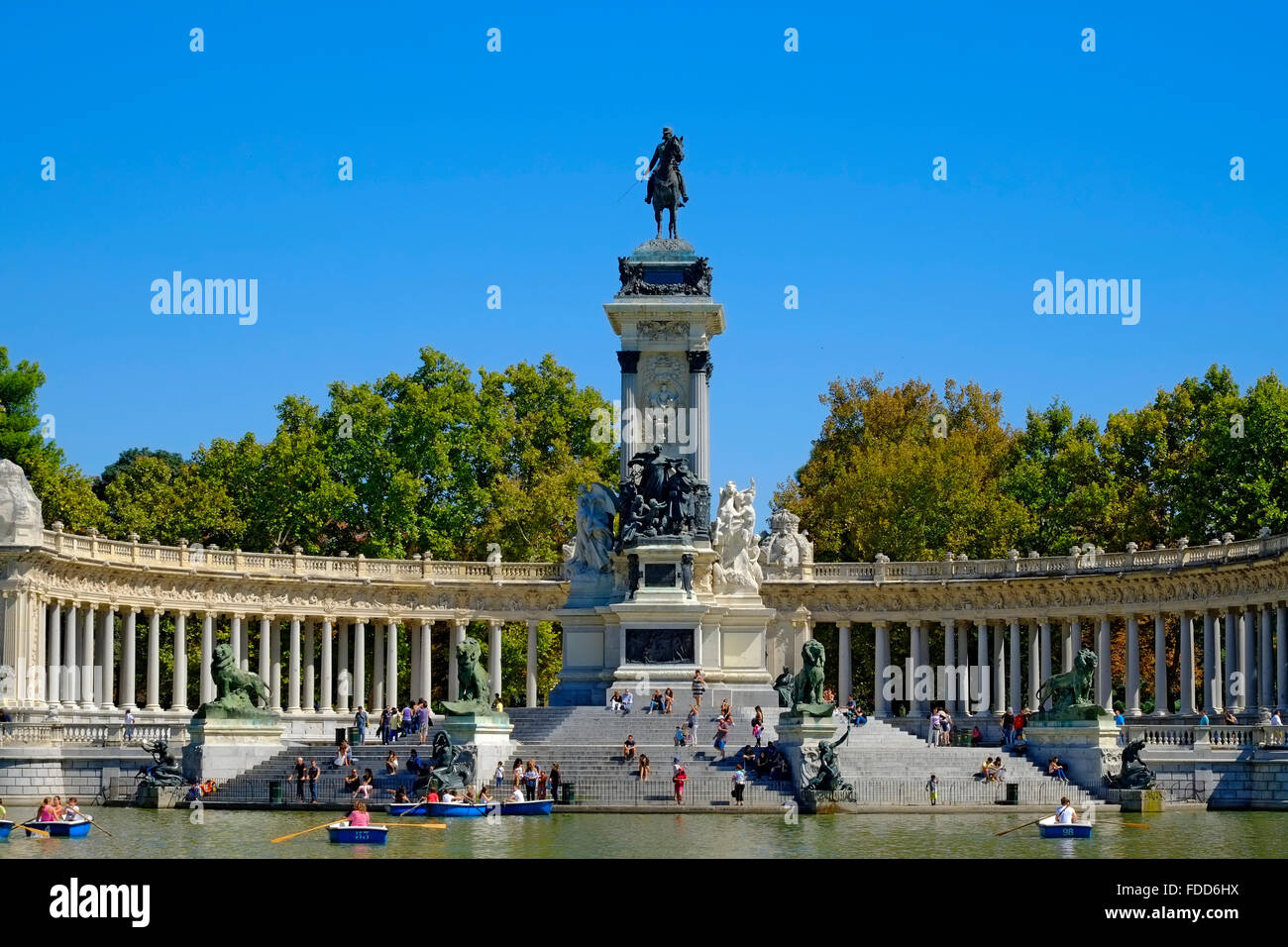 Lac du parc du retiro Banque de photographies et d’images à haute ...