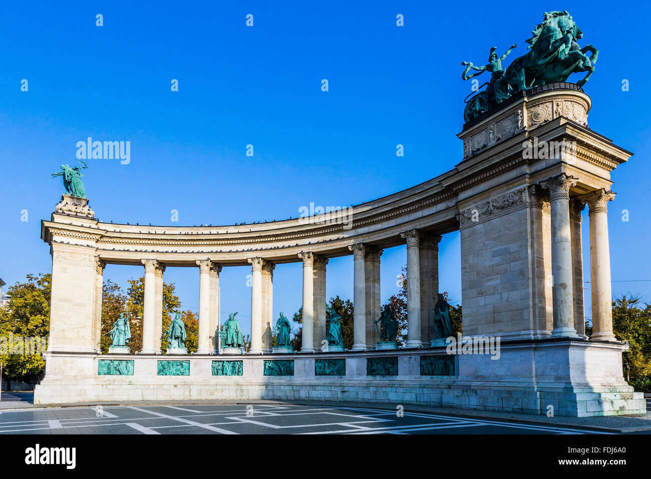 Monuments et monuments au peuple hongrois Banque de photographies et d ...
