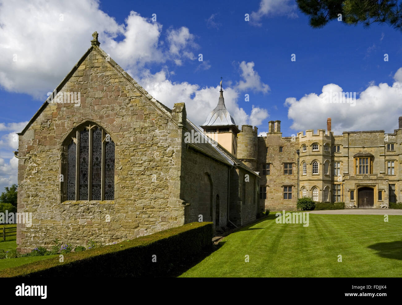 La fenêtre de l'Est de l'église de St Michel, construit au xive et xve ...